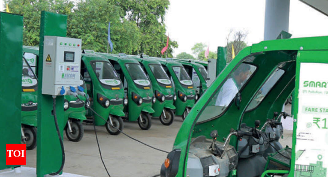 Delhi Metro goes the extra mile with e-rickshaw services of its own ...