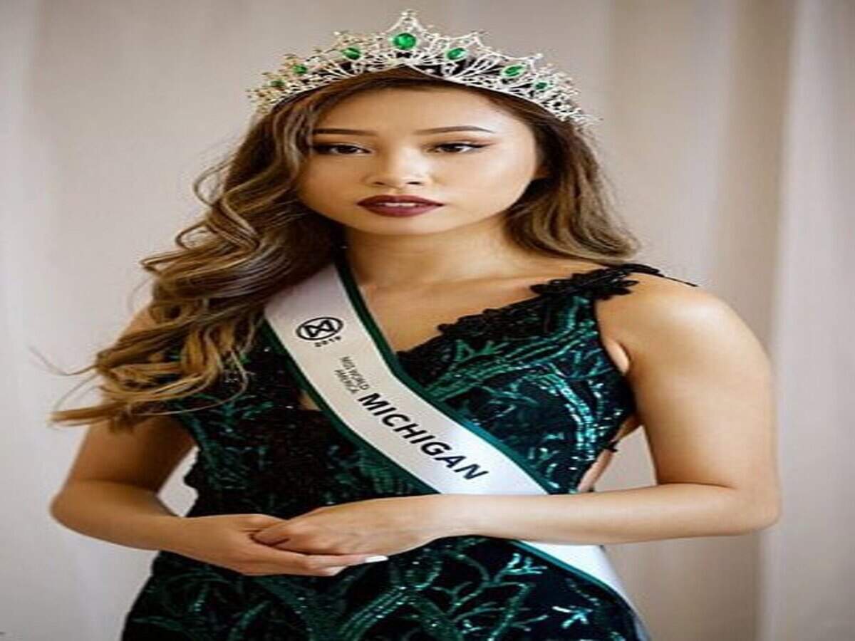 Beauty queen dethroned over racist tweets