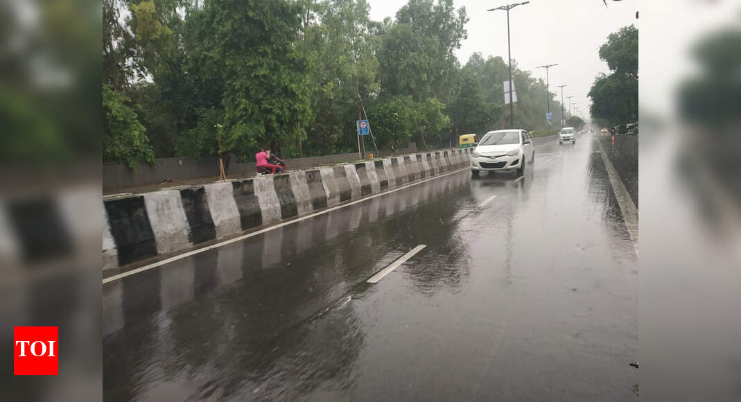 Rains bring respite from humidity in Delhi-NCR | Delhi News - Times of ...