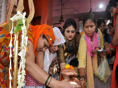 Women observe fast on first Monday of Shrawan | Patna News - Times of India
