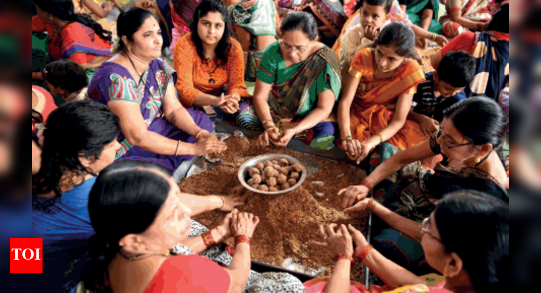 A laddu making event by the ladies of Aurangabad | Events Movie News ...