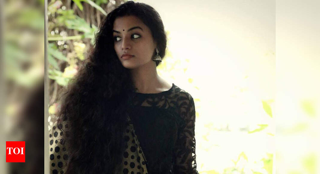 Arya Salim in Shyamaprasad’s Kasiminte Kadal | Malayalam Movie News ...