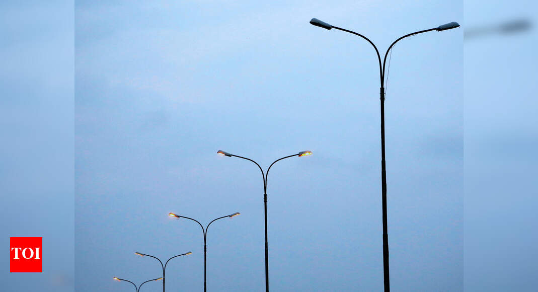 BEST to replace 700 corroded streetlight poles | Mumbai News - Times of ...