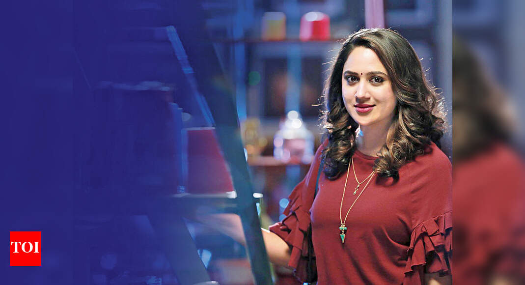 Miya is a TV show host in Pattabhiraman | Malayalam Movie News - Times ...