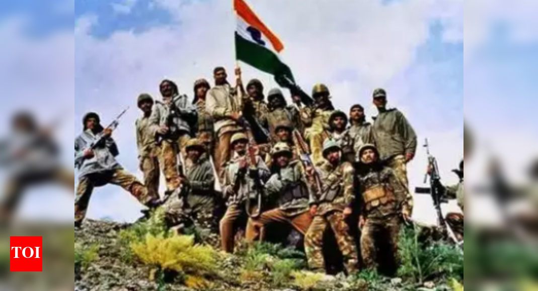 Vijay Diwas: Remembering Kargil heroes | India News - Times of India