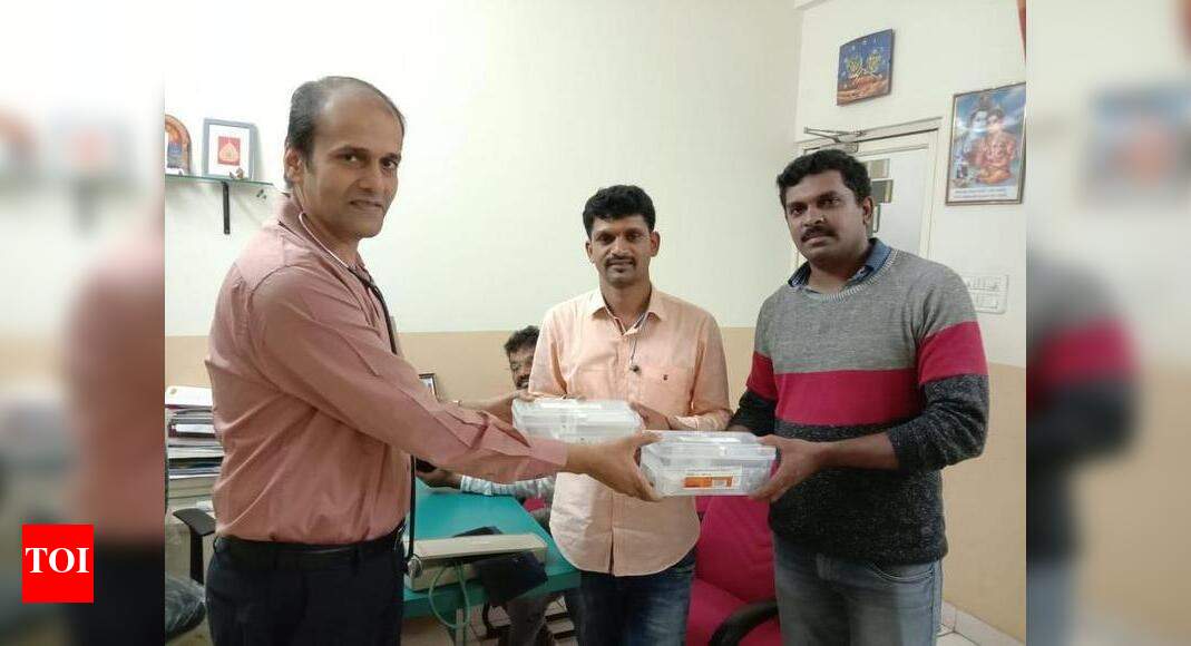 Cardiologist distributes emergency heart attack kits | Mangaluru News ...