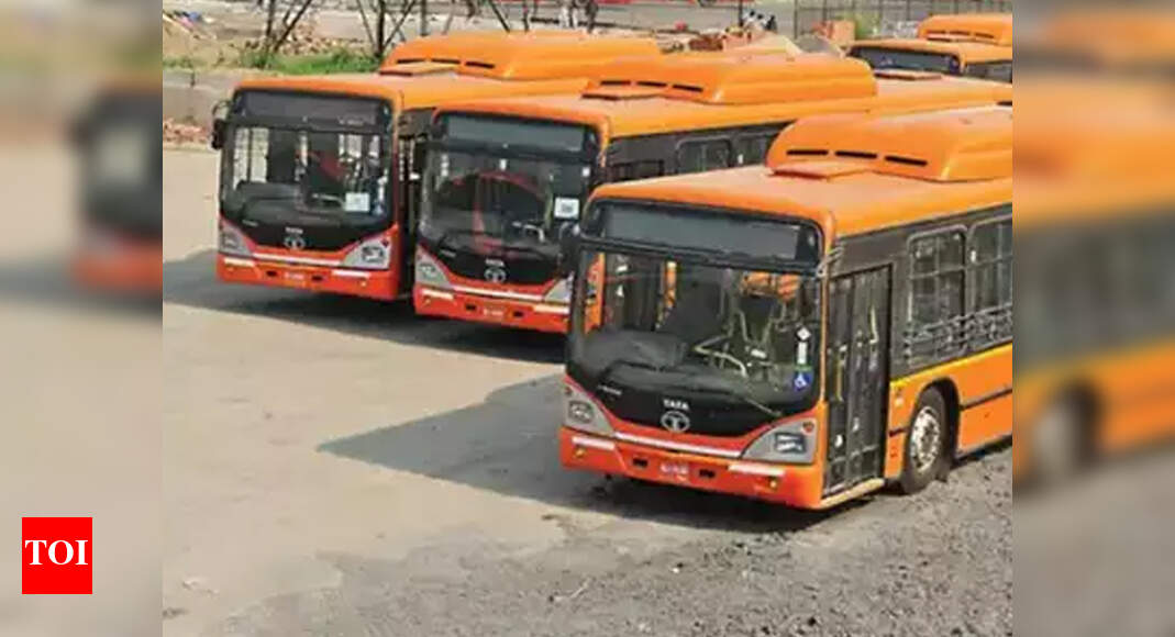 Delhi government in a fix as only 1 firm bids for cluster bus tender ...