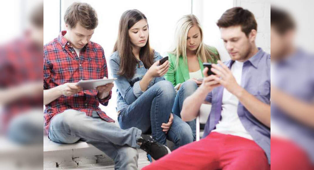 The usage of smartphones can lead to obesity - Misskyra.com