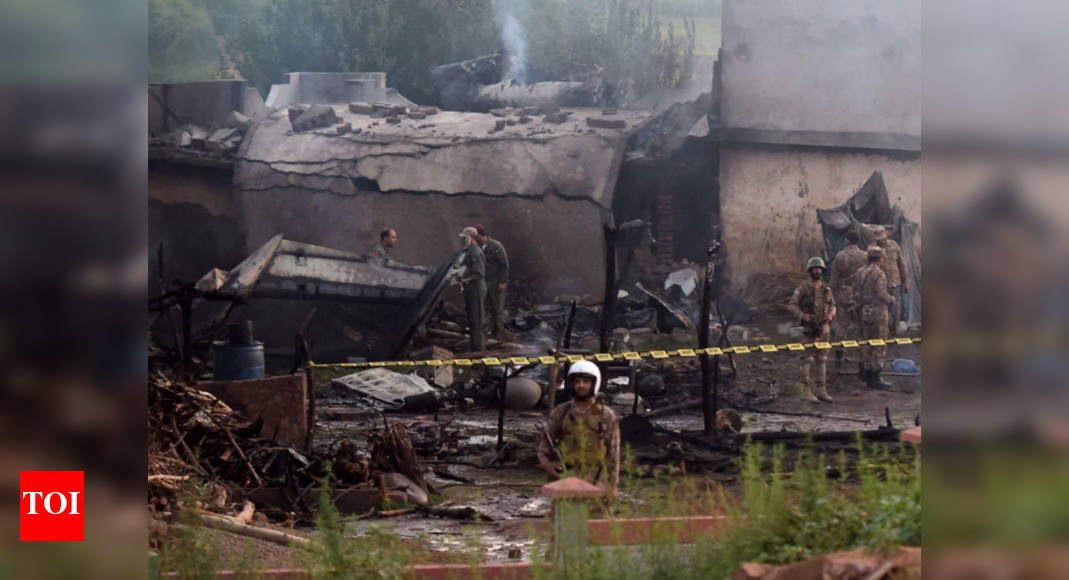 18 killed as Pakistan army plane crashes into civilian area - Times of ...