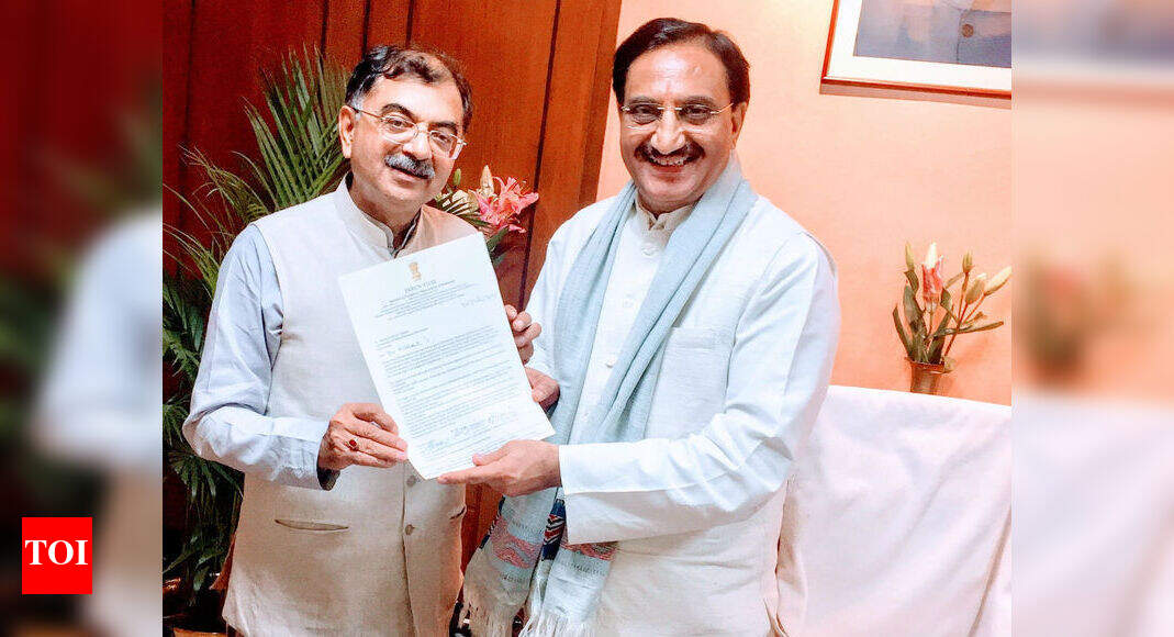 BJP leader Tarun Vijay seeks inclusion of Thirukkural in national ...