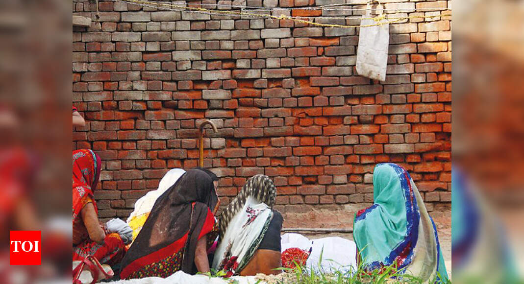 Unnao rape case: Bystanders many, but none by their side in Maakhi ...