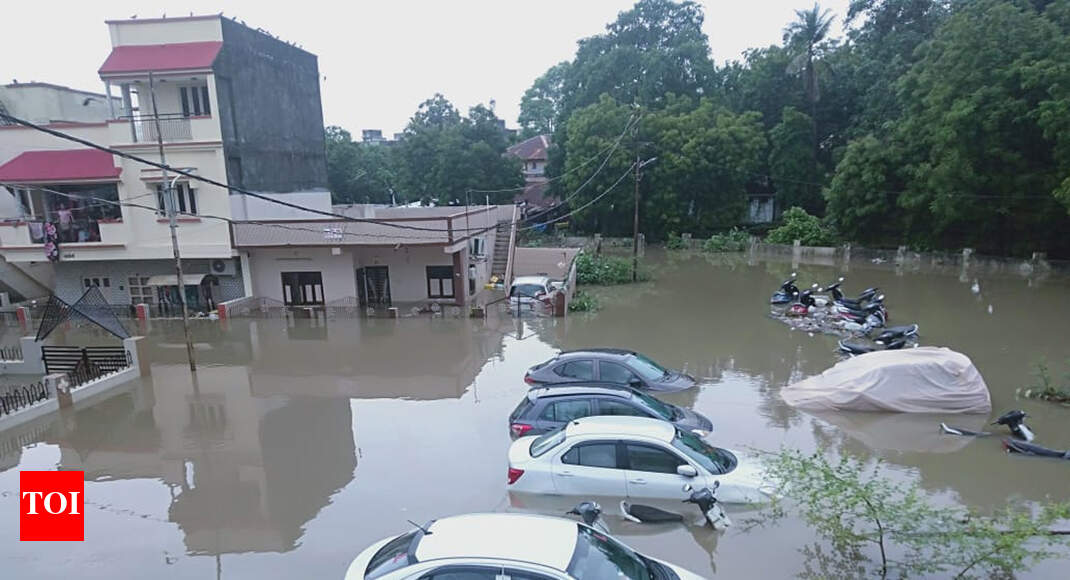 Gujarat floods: 4 dead as rains wreak havoc in Vadodara, 5,000 ...