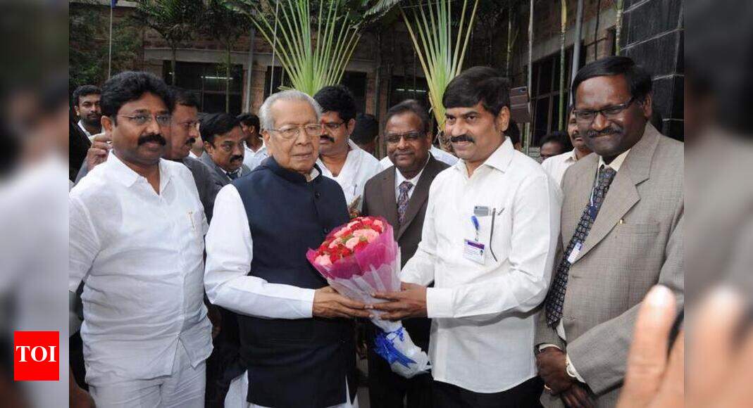 AP Governor visits Andhra university and VPT | Visakhapatnam News ...