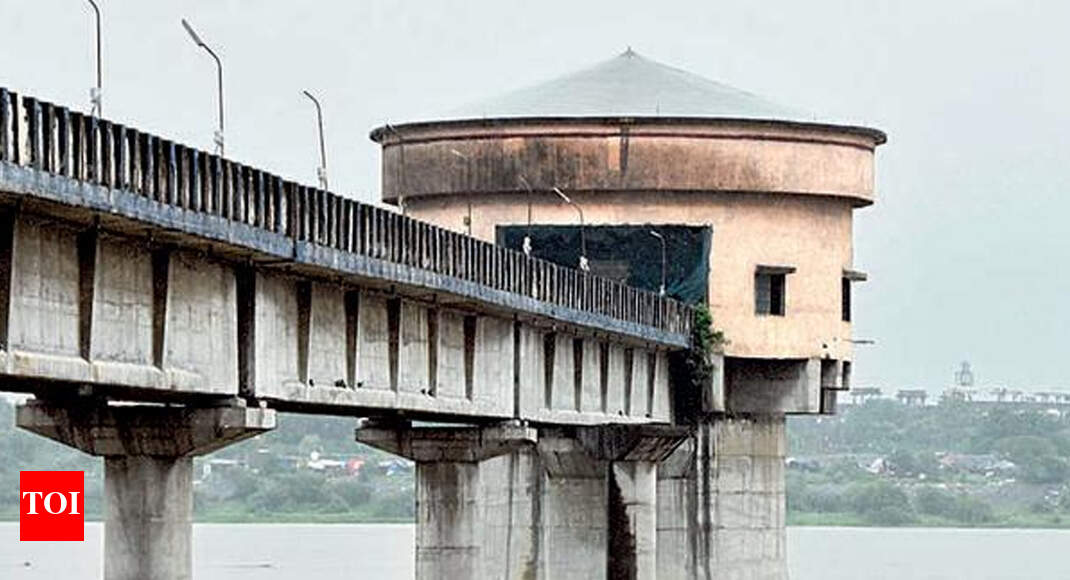 Water supply still erratic in many parts of Surat | Surat News - Times ...