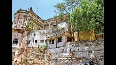 Telangana HC seeks palace take over details | Hyderabad News - Times of ...