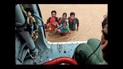 15 trapped in flooded Kim River air-lifted, over 6,000 shifted in ...