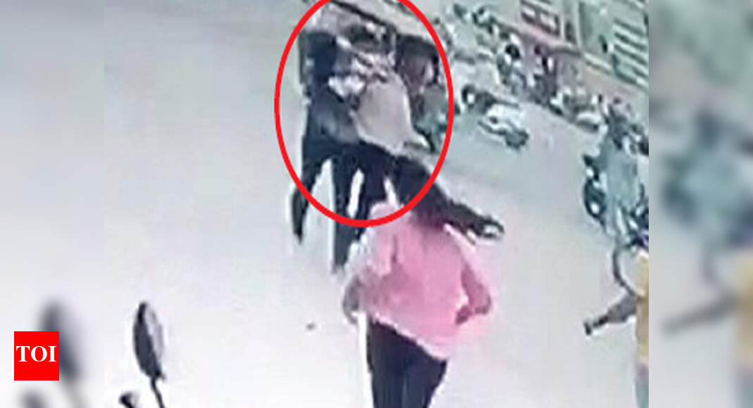Gujarat Man Slits Girls Throat On Busy Road Ahmedabad News Times