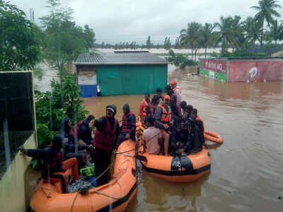 Several flood affected people in Kolhapur still stranded without food, essential commodities ...
