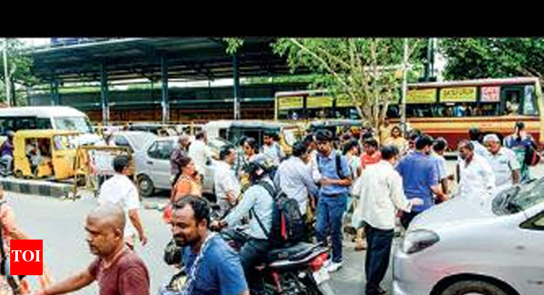Lack of signal outside Guindy station spells trouble for commuters ...