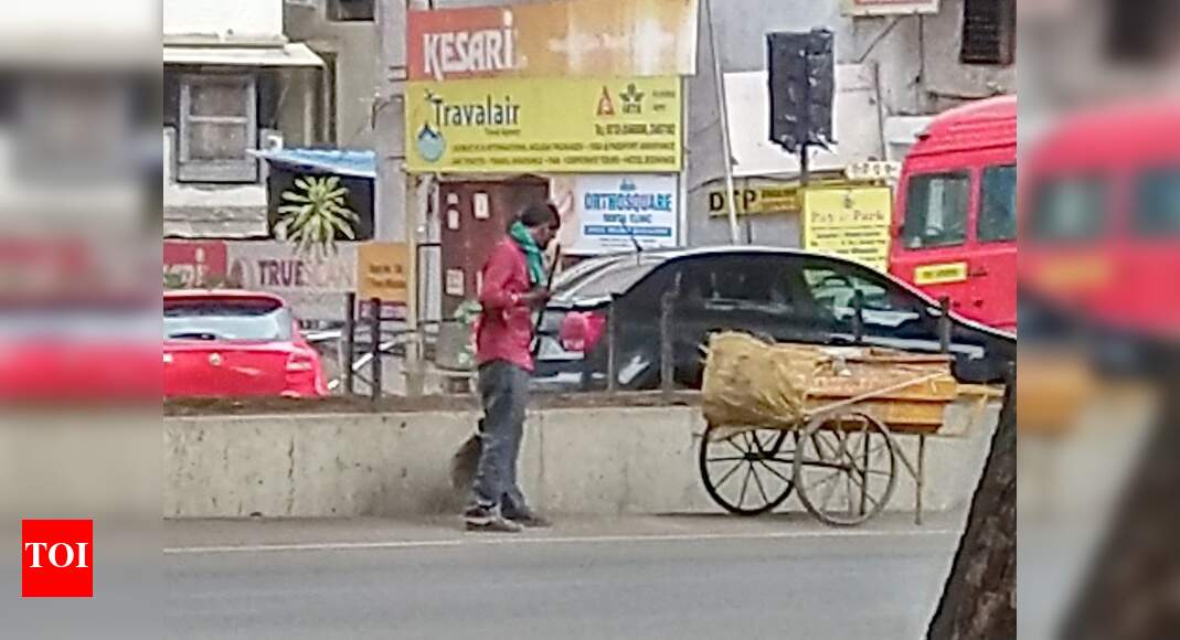 Extra smart ppl working in smart city - Times of India