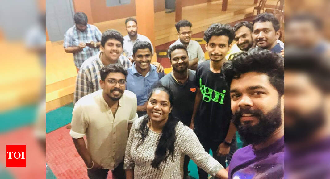 Singer Sayanora helps flood victims through ‘Kai Korthu Kannur ...