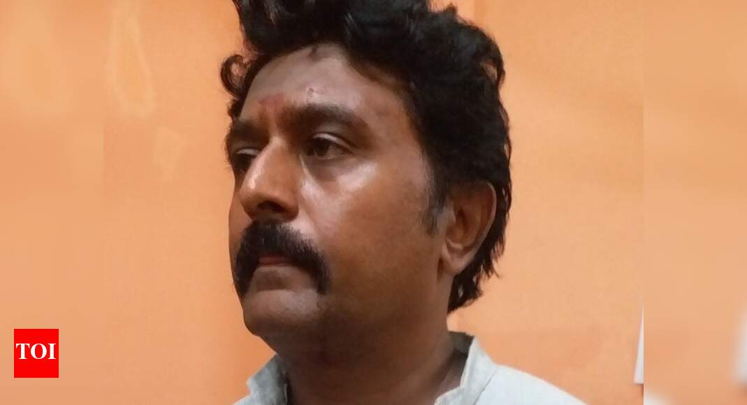 Komal Kumar assaulted by anonymous bikers | Kannada Movie News - Times ...