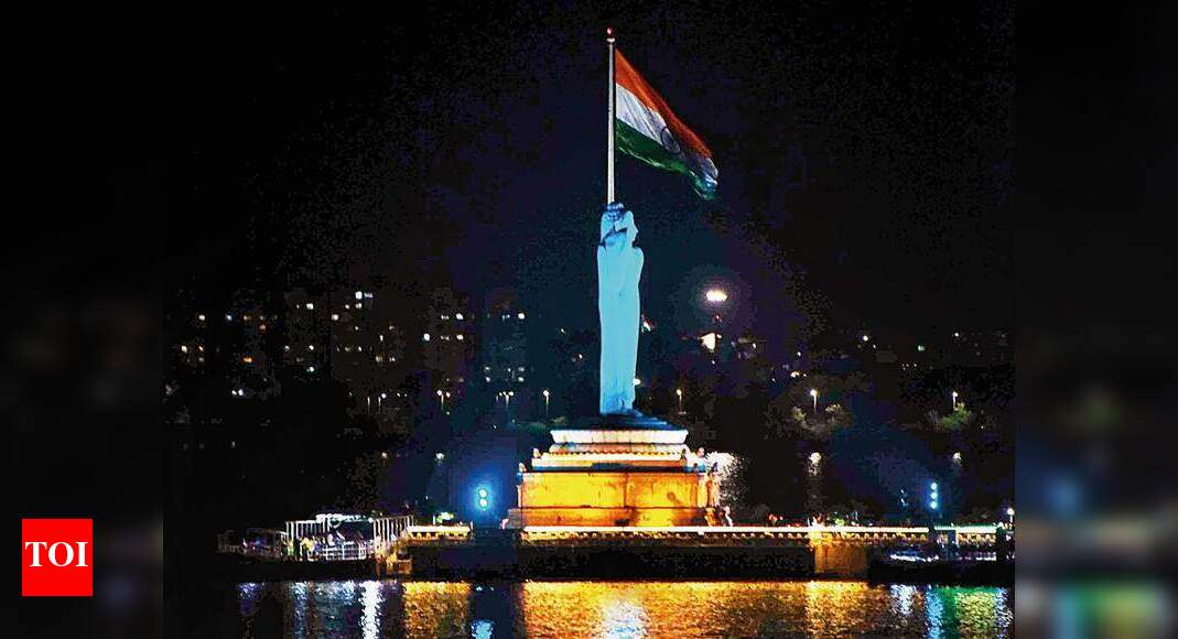 Iconic venues dazzle in colours of the tiranga to mark Independence Day ...