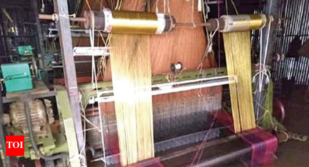 Power loom weavers in trouble as floods damage machines, yarn ...