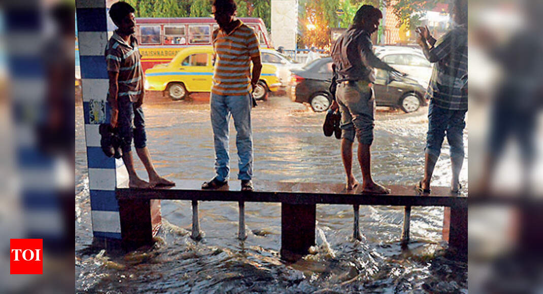 Monsoon plays catch-up, sinks Kolkata | Kolkata News - Times of India