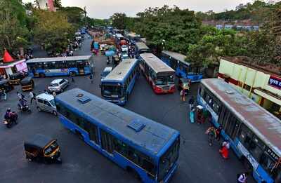 PMPML acquires 50 electric buses, takes fleet tally to 75 | Pune News ...