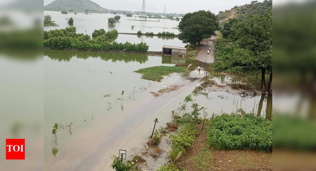 Andhra Pradesh floods: Silver lining after five days, water starts to ...