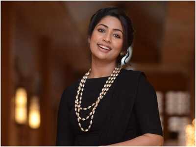 Navya Nair hits the gym and fans tag her as 'Miss Ponjikkara ...