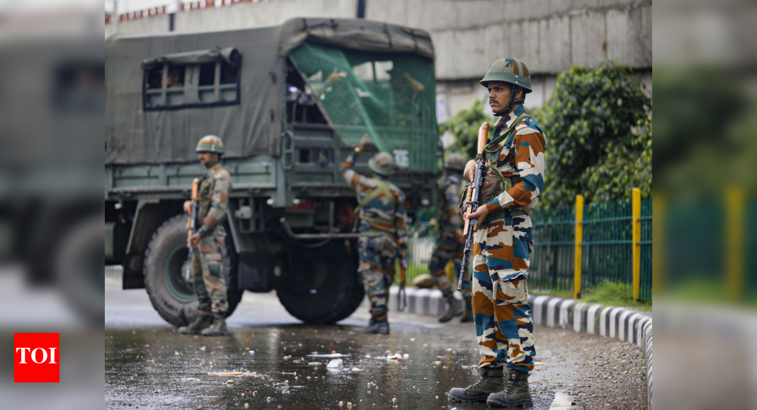 30 J&K prisoners brought to Varanasi central jail | India News - Times ...