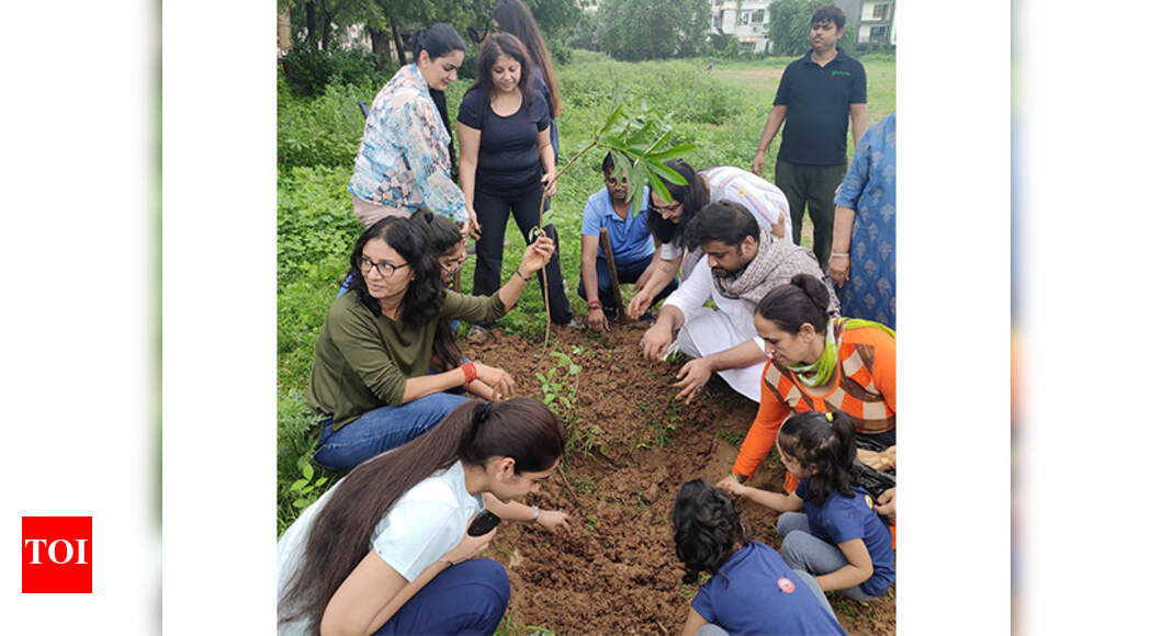 More than 150 saplings planted in Delhi | Delhi News - Times of India