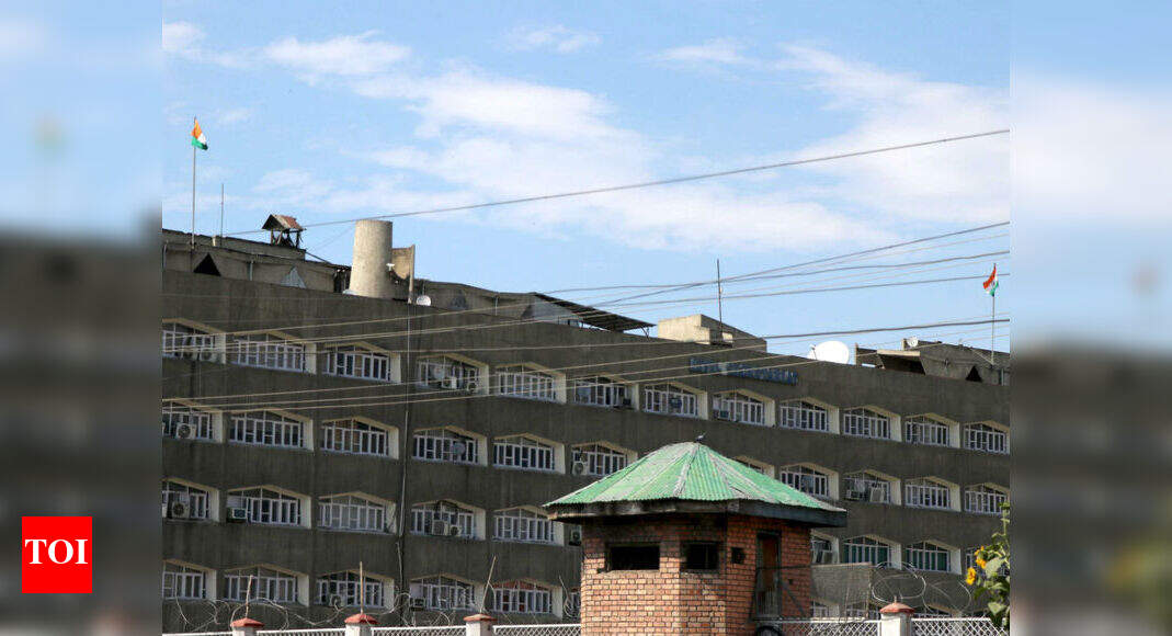 J&K state flag removed from Civil Secretariat | India News - Times of India