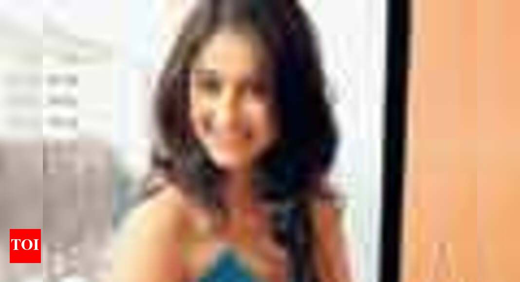 Ileana to star opposite Ranbir in Barfee | Hindi Movie News - Times of ...