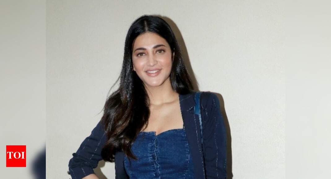 Shruti Haasan is a ‘crazy cat lady’, and here’s the proof! | Hindi ...