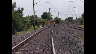 Buckling of track disrupts railway traffic | Nagpur News - Times of India