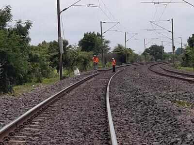 Buckling of track disrupts railway traffic | Nagpur News - Times of India