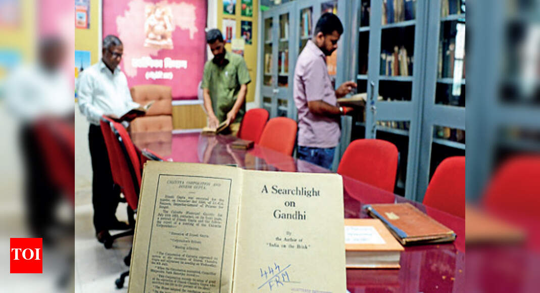 Mumbai: Reference library opens doors in Fort | Mumbai News - Times of ...