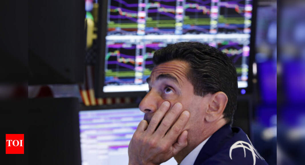 Alarm bells ring as American CEOs cash out of the market - Times of India