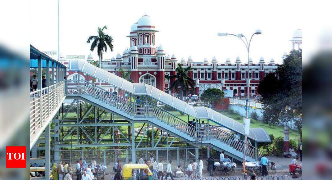 Vendors at Charbagh railway station to go digital for transactions ...