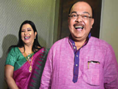 BJP Bengal minder meets Chatterjee Sovan; Debasree Roy reaches Dilip ...