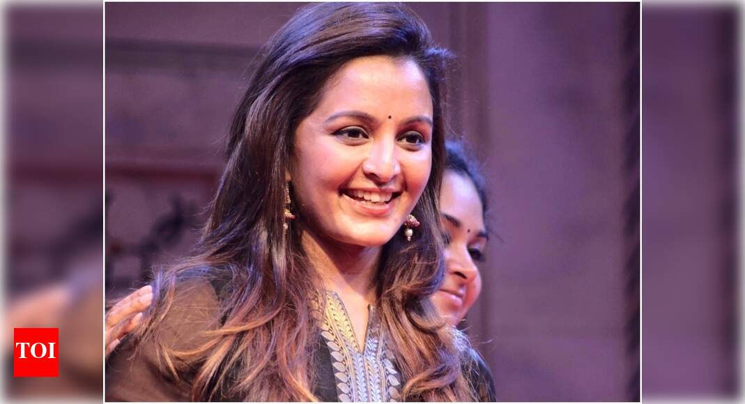 Manju turns producer with Sanalkumar Sasidharan's 'Kayattam ...