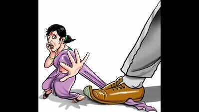 Congress neta harasses woman, threatens kin at gunpoint | Indore News ...