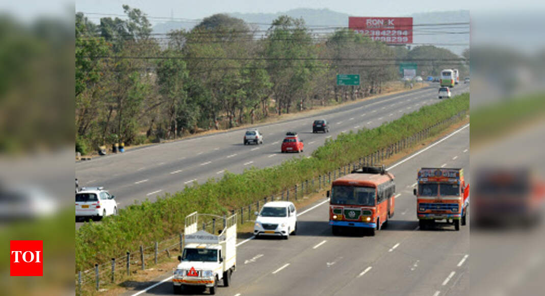 Snarl-ups on Expressway and highways | Mumbai News - Times of India