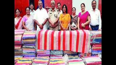 In a huge relief, women prisoners, children get durries in Agra ...