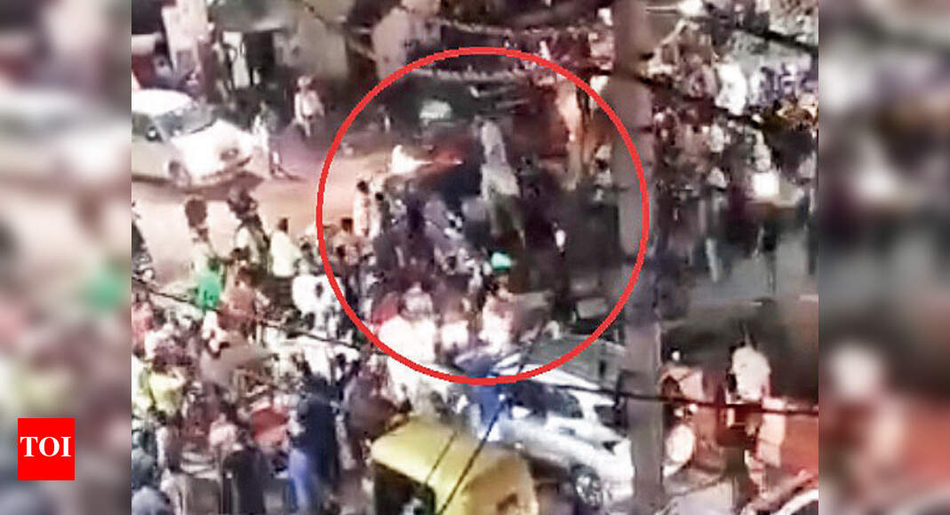 Delhi: Man rams car into crowd, hits more while reversing, speeds off ...