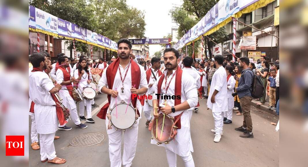 Marathi actors play the dhol tasha for Ganesh festival | Marathi Movie ...