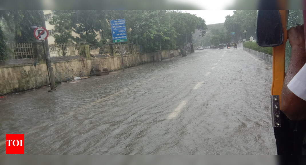 over water stuck high alert vile parle - Times of India